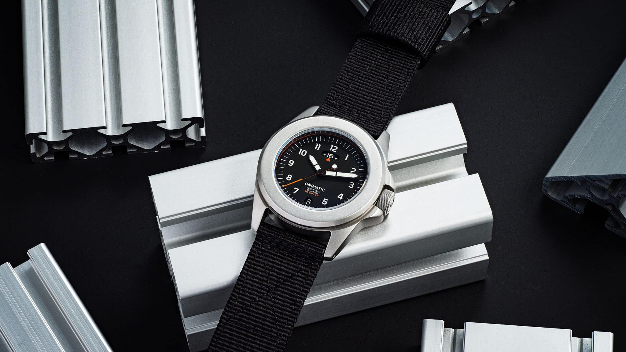 UNIMATIC Modello Quattro UT4-GMT Toolwatch – GMT | 40mm Toolwatch ...